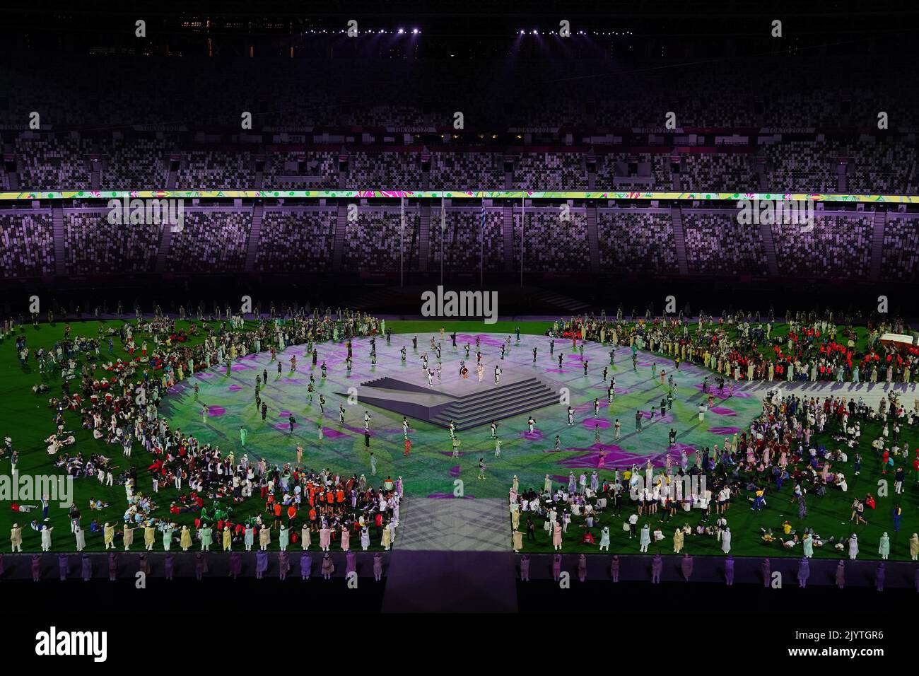 Scenes from the Closing Ceremony of the Tokyo 2020 Olympic Games at the ...