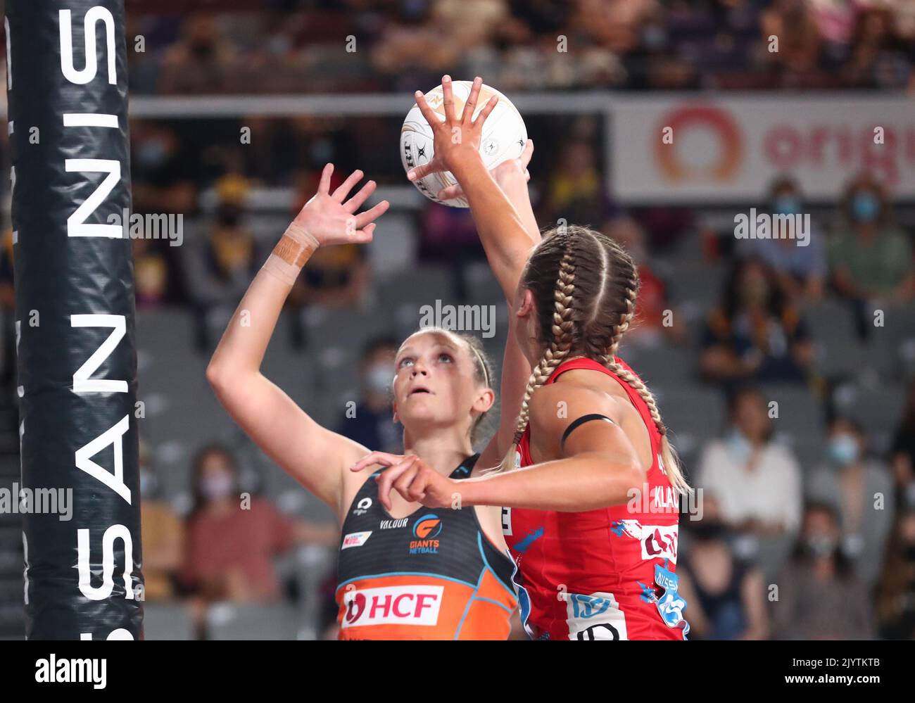 Jo Harten of the Giants in action during the Super Netball Semi-Final 1 ...