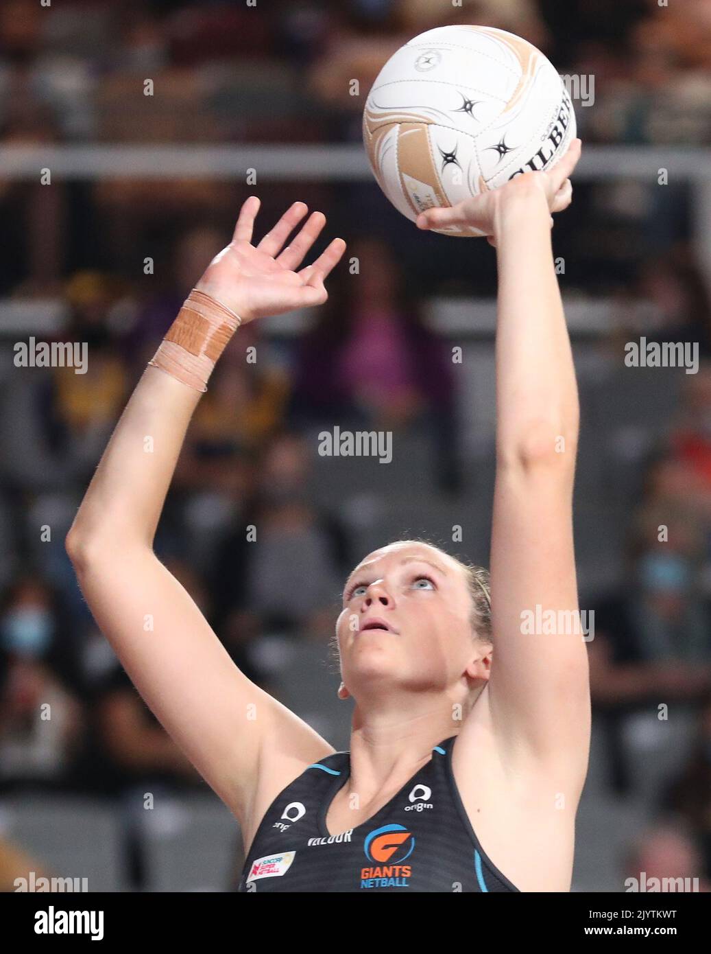 Jo Harten of the Giants in action during the Super Netball Semi-Final 1 ...