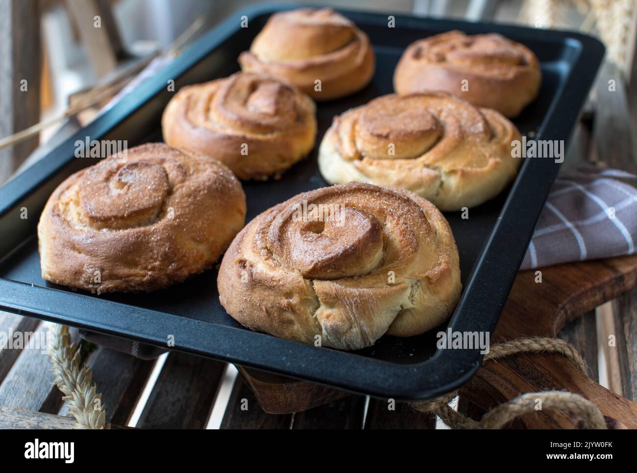 Homemade baked cinnamon rolls. Traditional swedish kanelbullar Stock ...