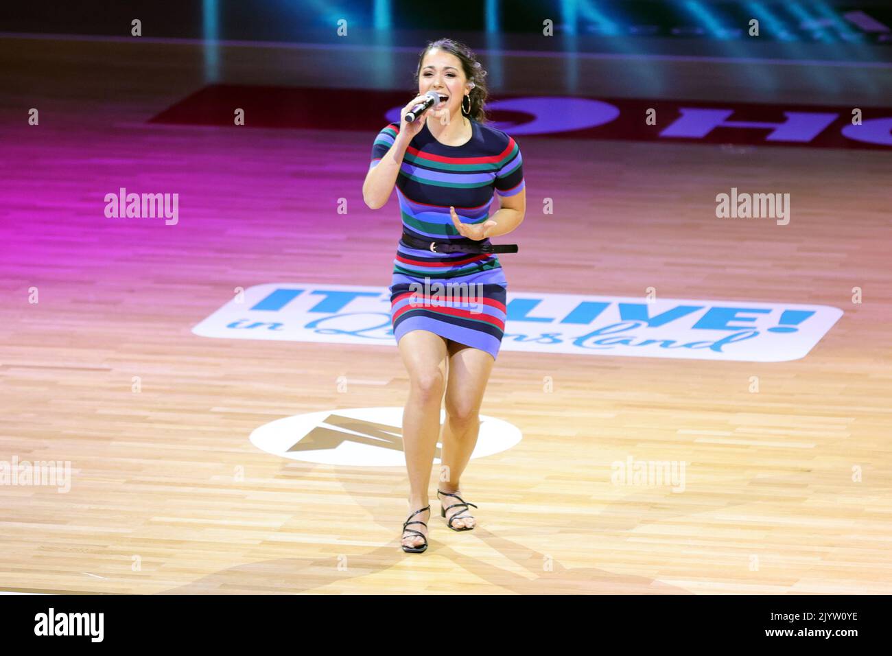 Breanna Fielding performs before during the Super Netball Grand Final ...