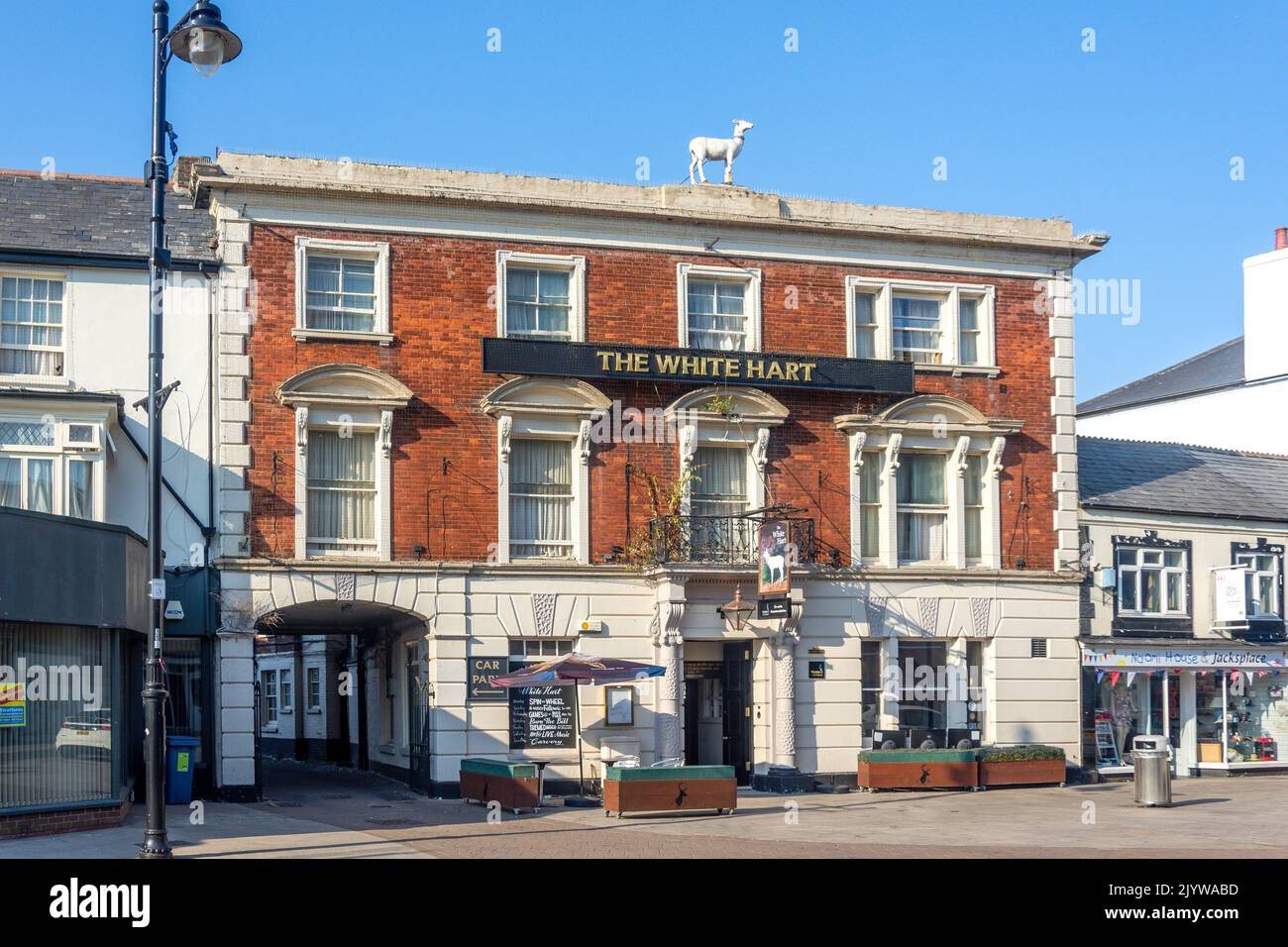 17th century The White Hart Hotel, Bridge Street, Andover, Hampshire ...