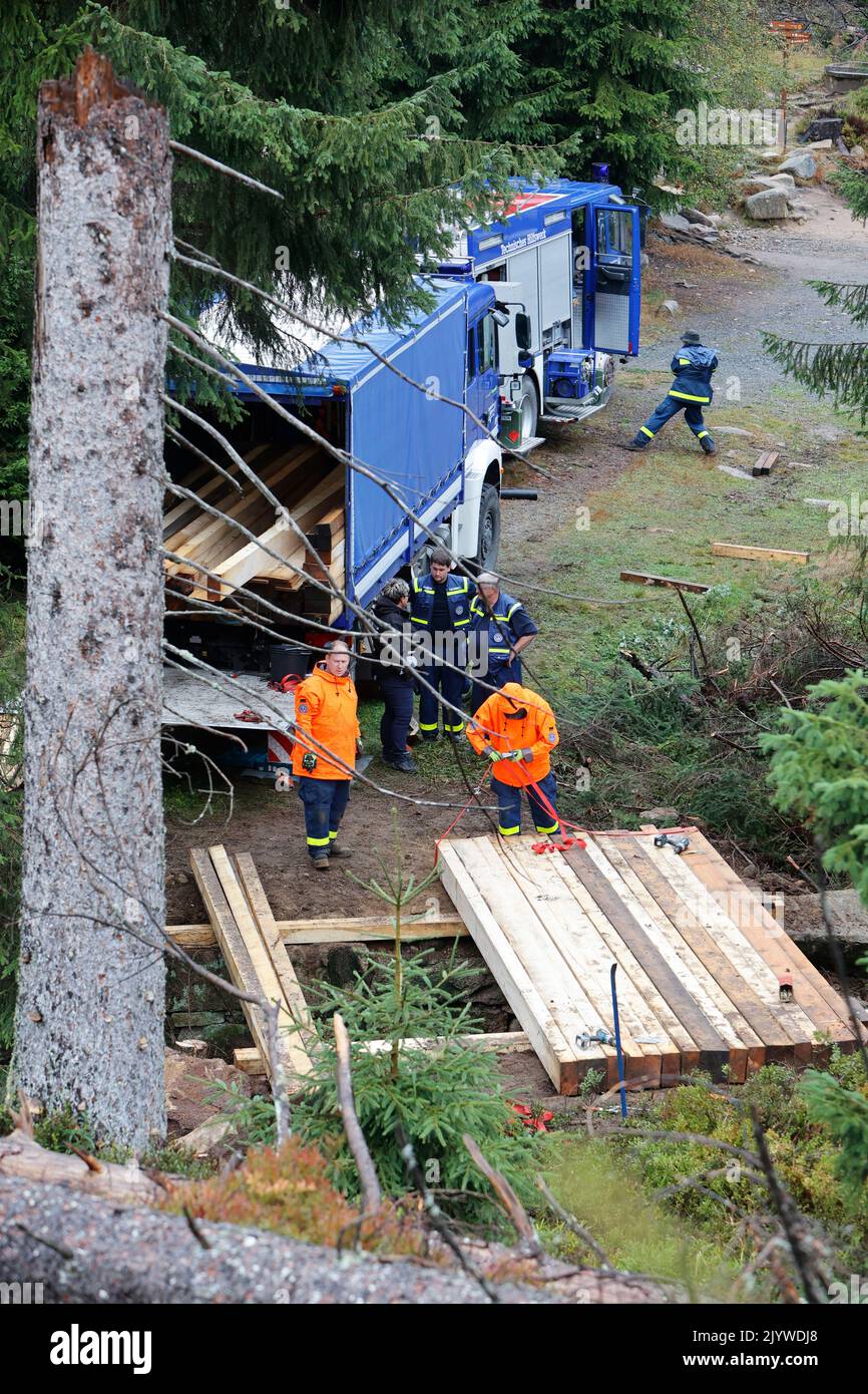 Schierke, Germany. 08th Sep, 2022. THW emergency forces stand in the ...
