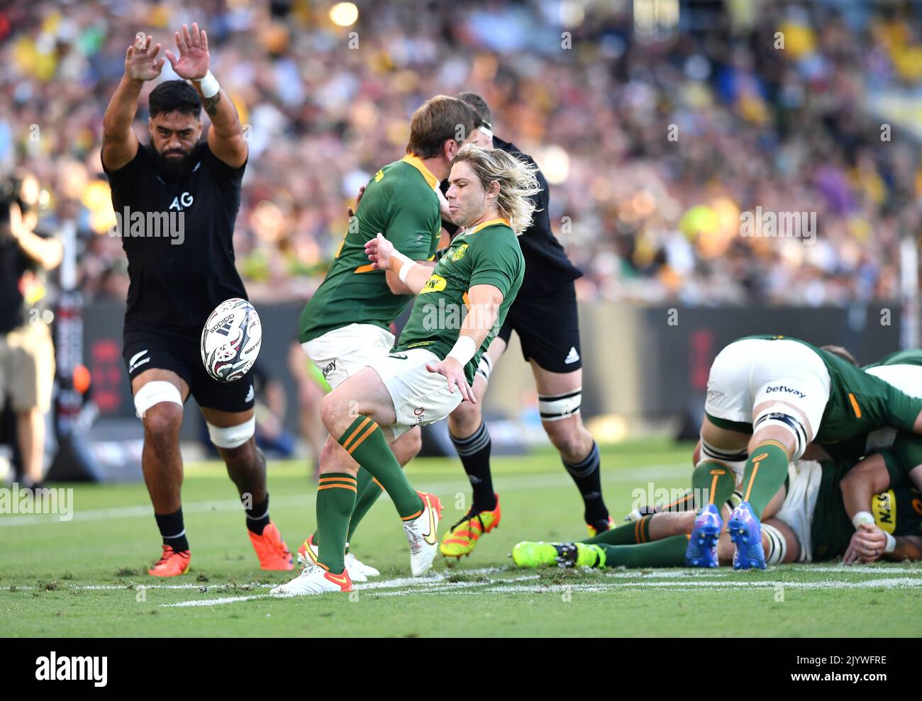 Faf de Klerk (centre) of the Springboks in action during the Rugby ...