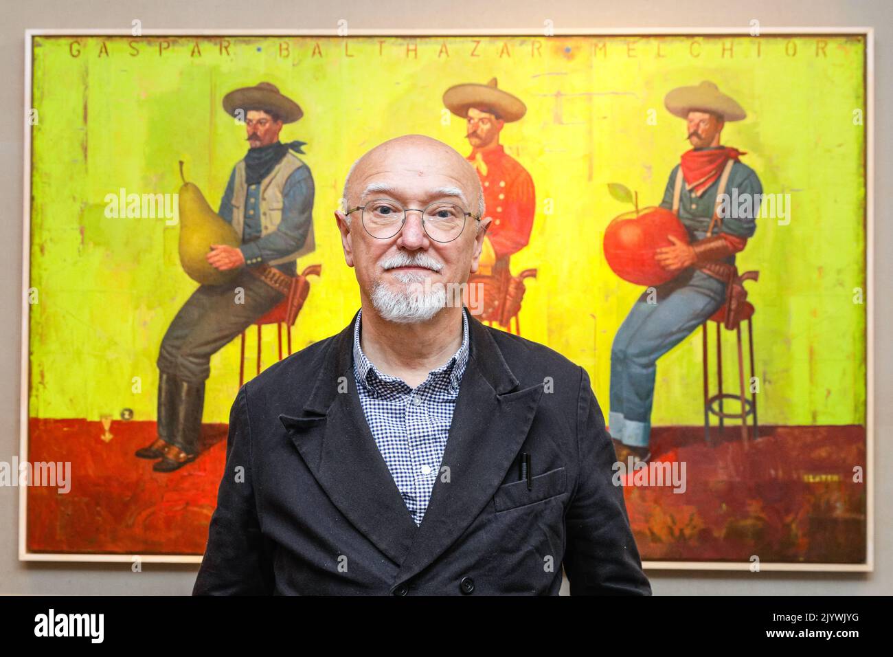 London, UK. 08th Sep, 2022. The artist, Paul Slater with his work ...