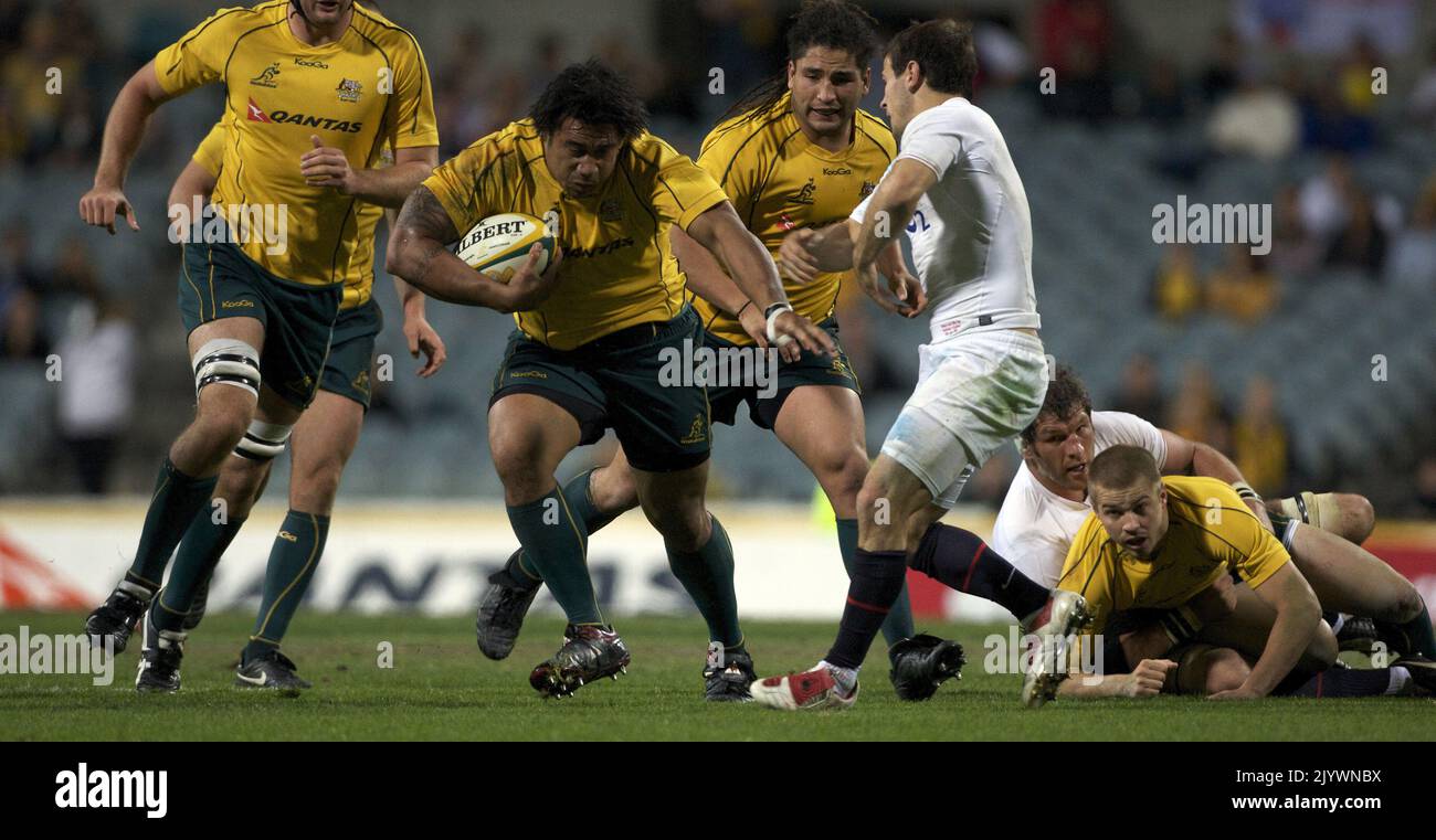 Australia's Salesi Ma'afu makes an attacking break during game against ...