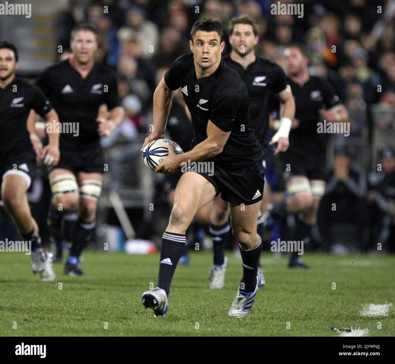 New Zealand's Dan Carter in action against Australia Stock Photo - Alamy