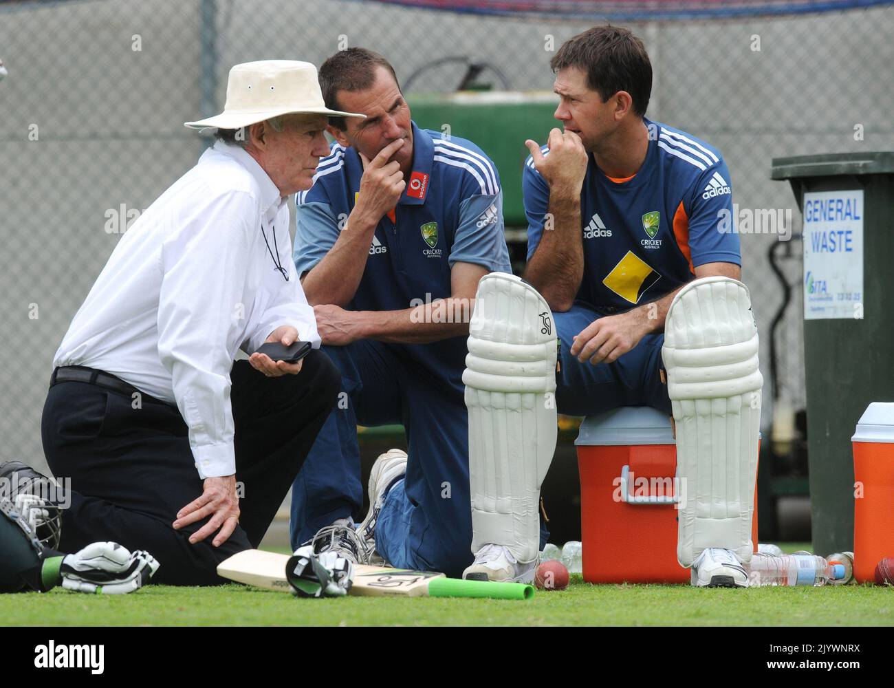 Australian cricket selectors Greg Chappell (left) and Andrew Hilditch ...