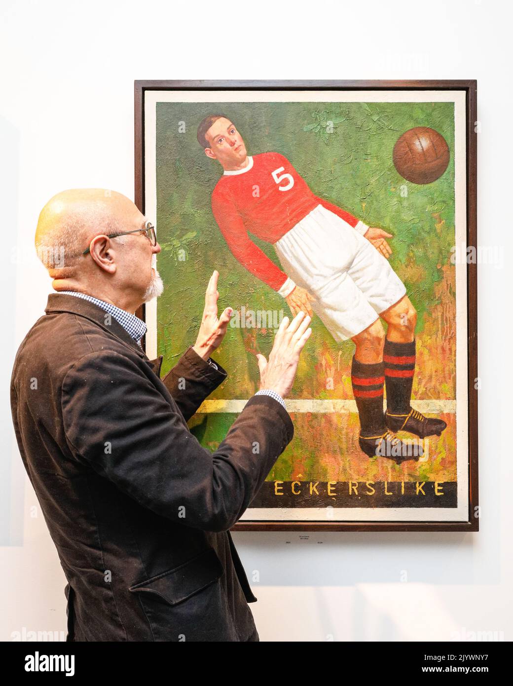 London, UK. 08th Sep, 2022. The artist, Paul Slater with his work ...