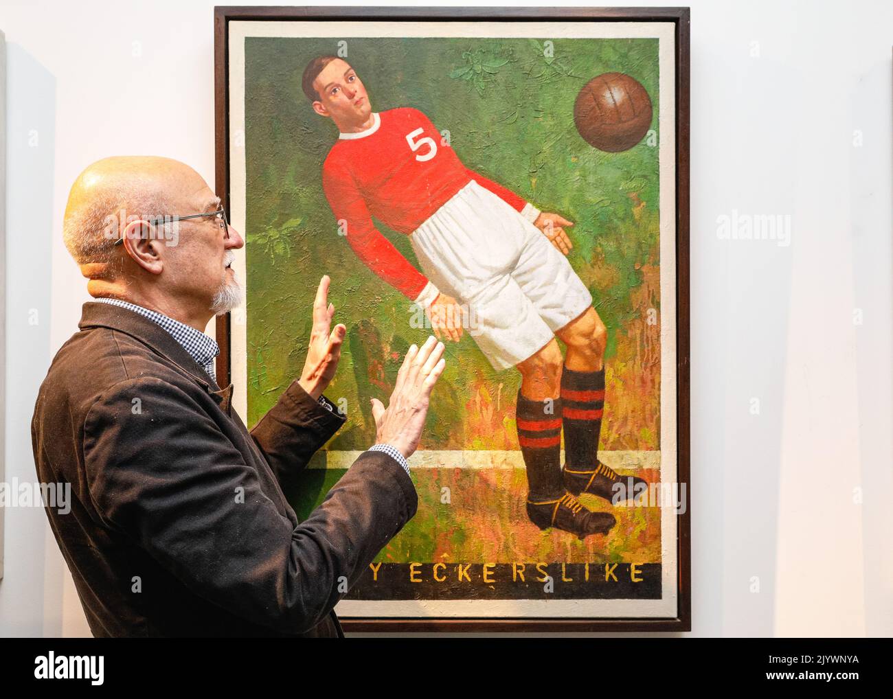 London, UK. 08th Sep, 2022. The artist, Paul Slater with his work ...
