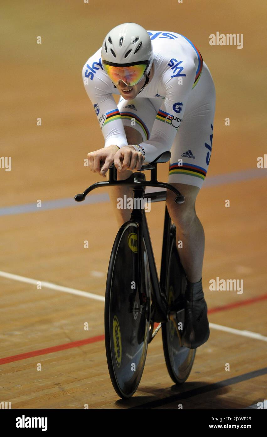 Current Olympic Champion, British rider Edward Clancy rides in the Men ...