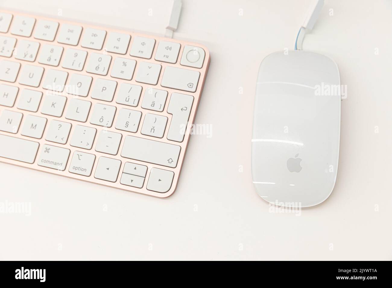 Apple magic mouse hi-res stock photography and images - Alamy Apple magic mouse hi-res stock photography and images - Alamy
