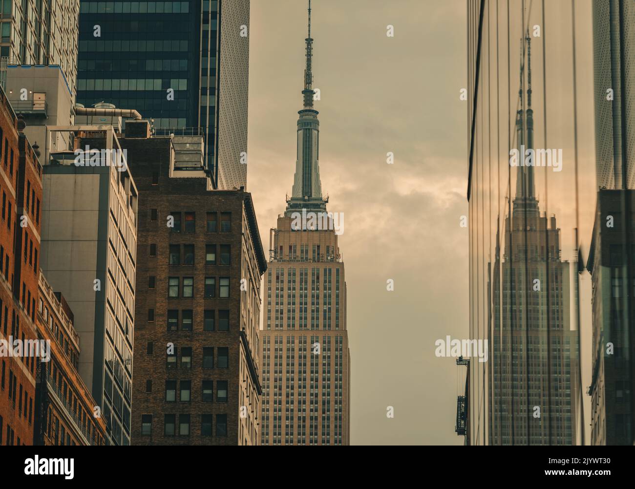 skyline New York City skyscraper Manhattan Stock Photo - Alamy