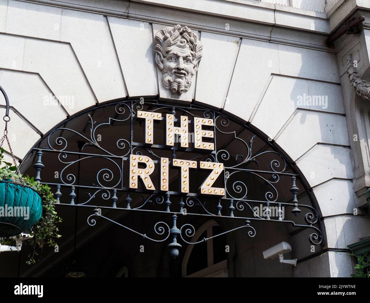 Ritz hotel sign london england hi-res stock photography and images - Alamy