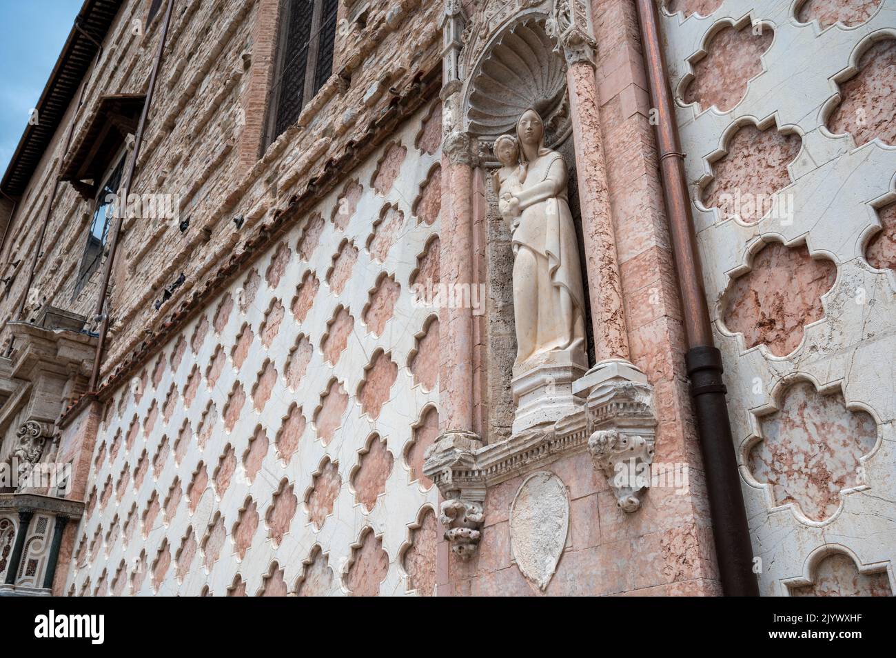 Perugia. Art of the palaces and churches of the medieval historic ...