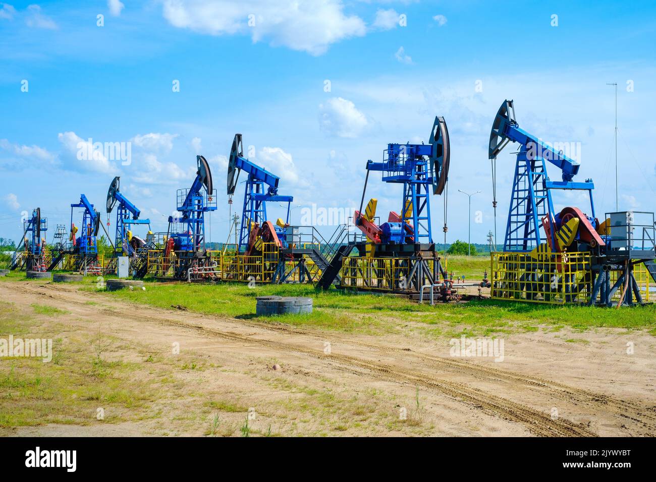 Row modern pumps extracting hi-res stock photography and images - Alamy