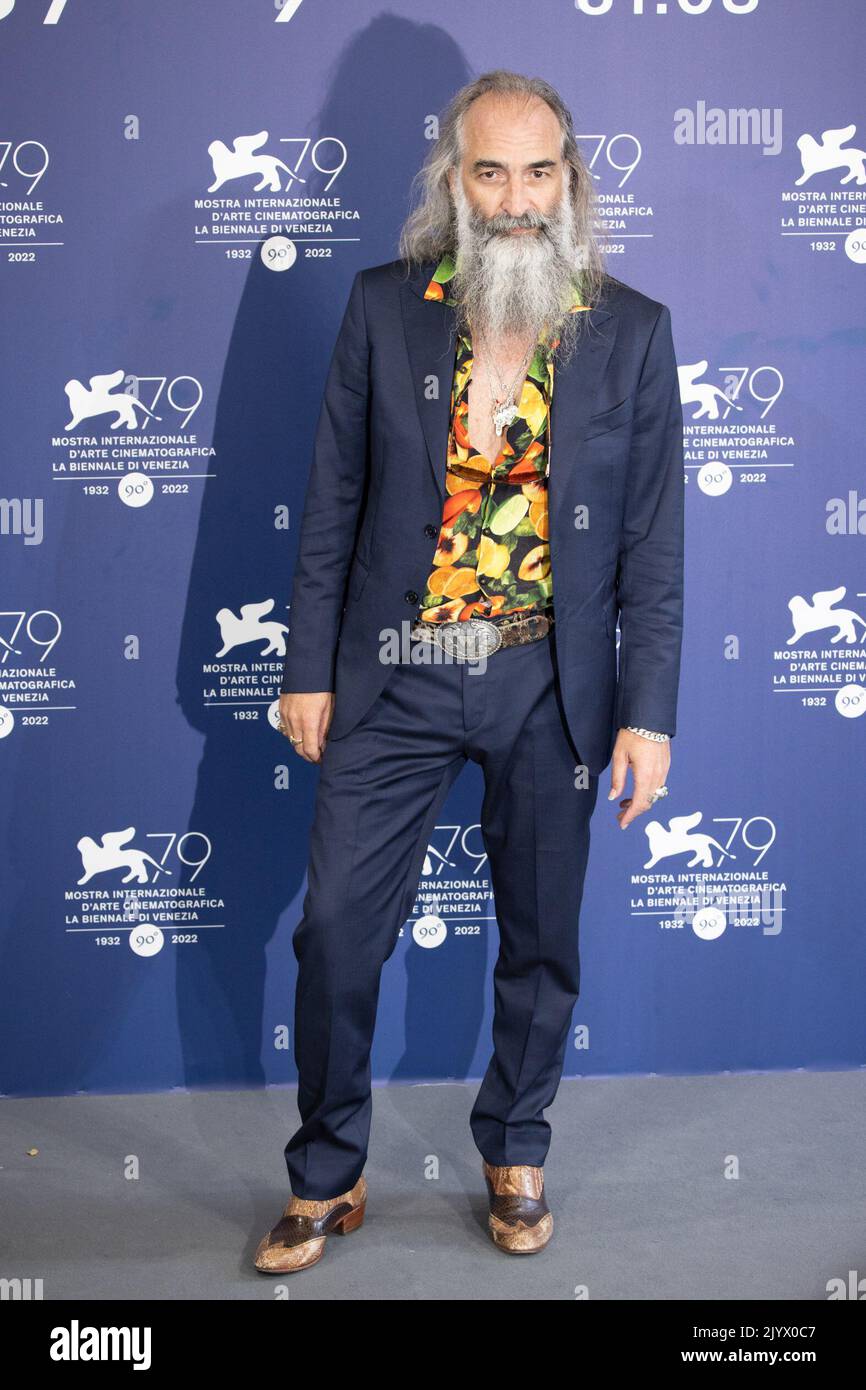 Lido Di Venezia, Italy. 08th Sep, 2022. Warren Ellis attends the ...