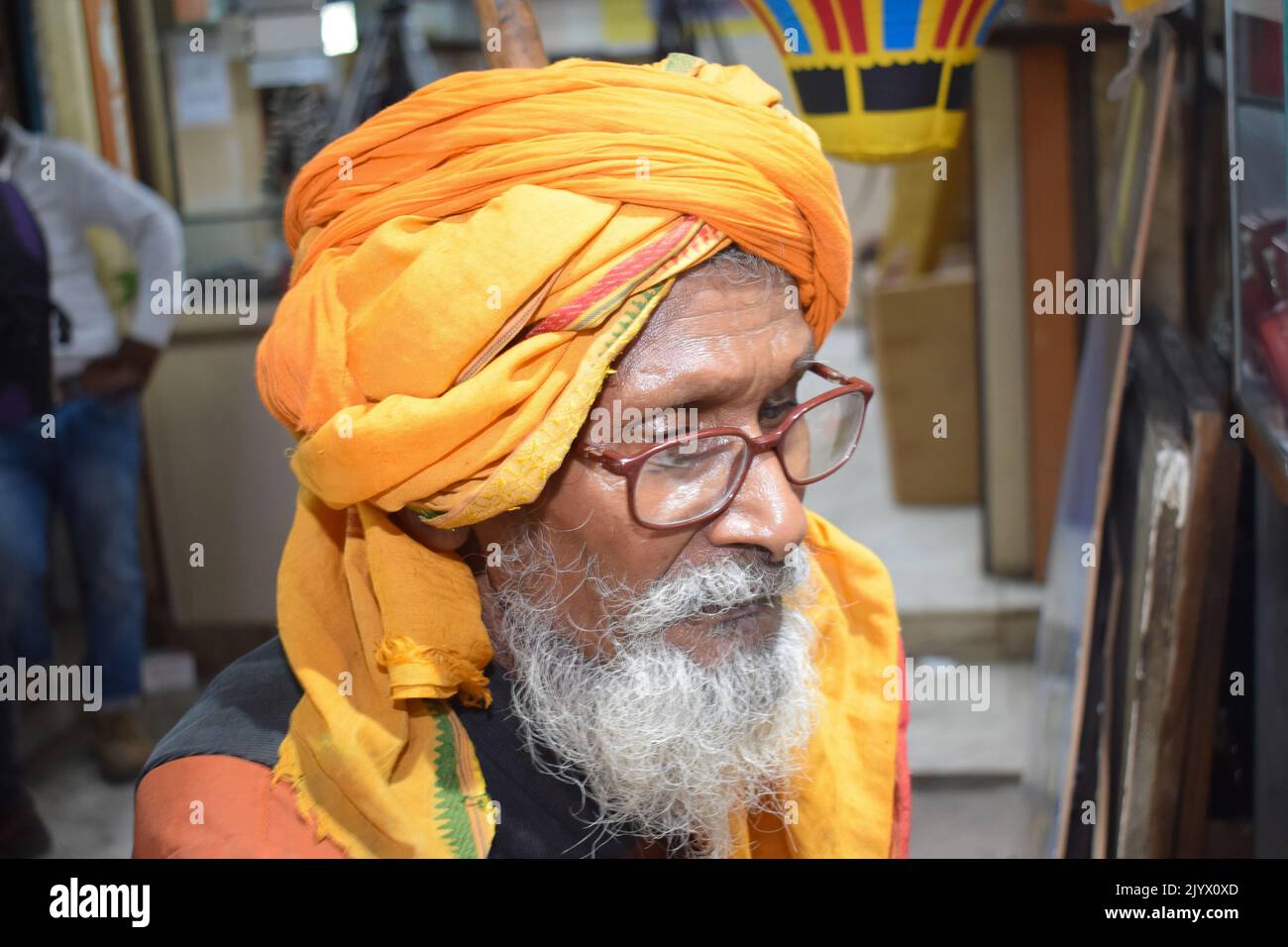 Indian monk hi-res stock photography and images - Alamy