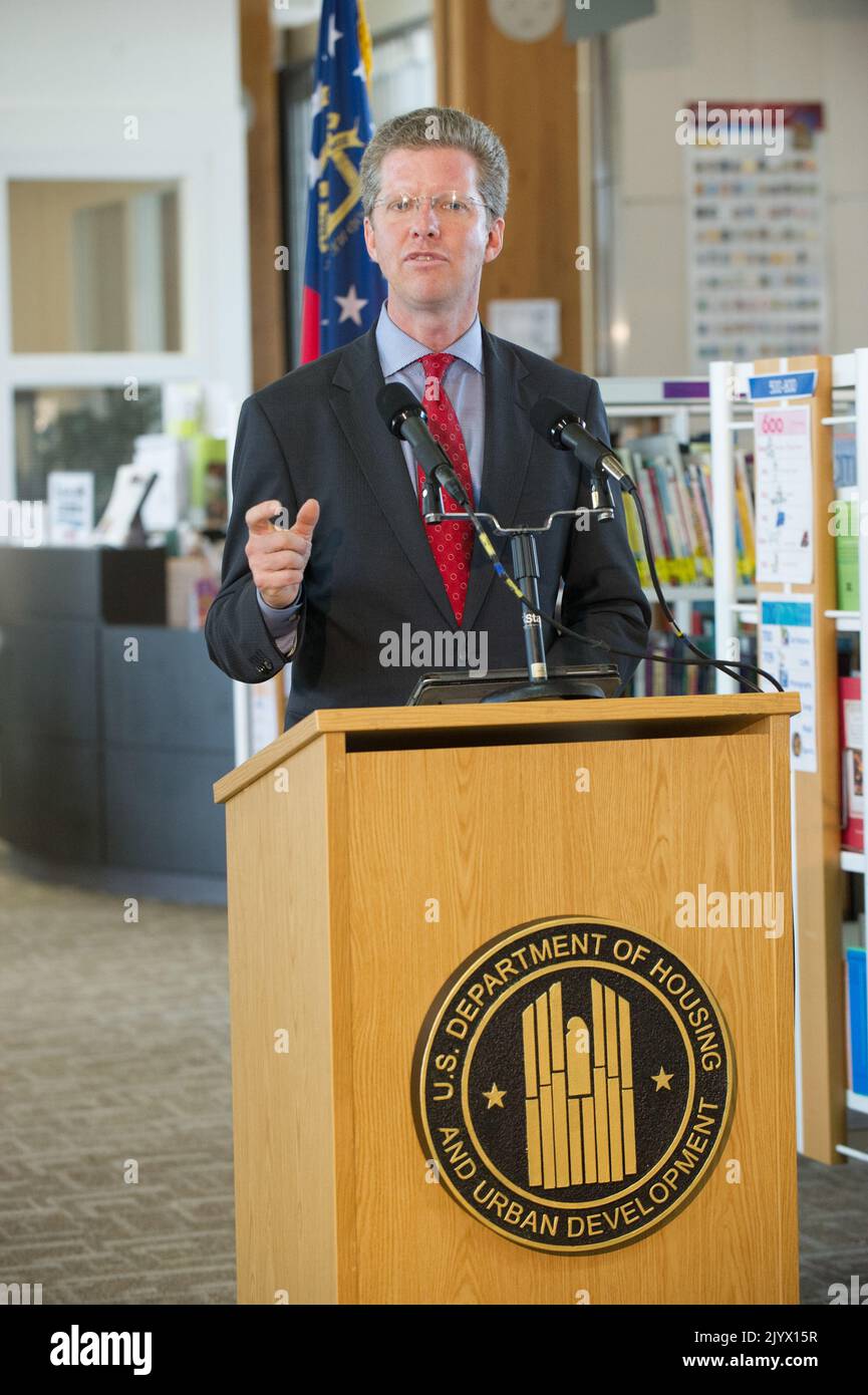 Visit of Secretary Shaun Donovan to Atlanta, Georgia for tour of the ...