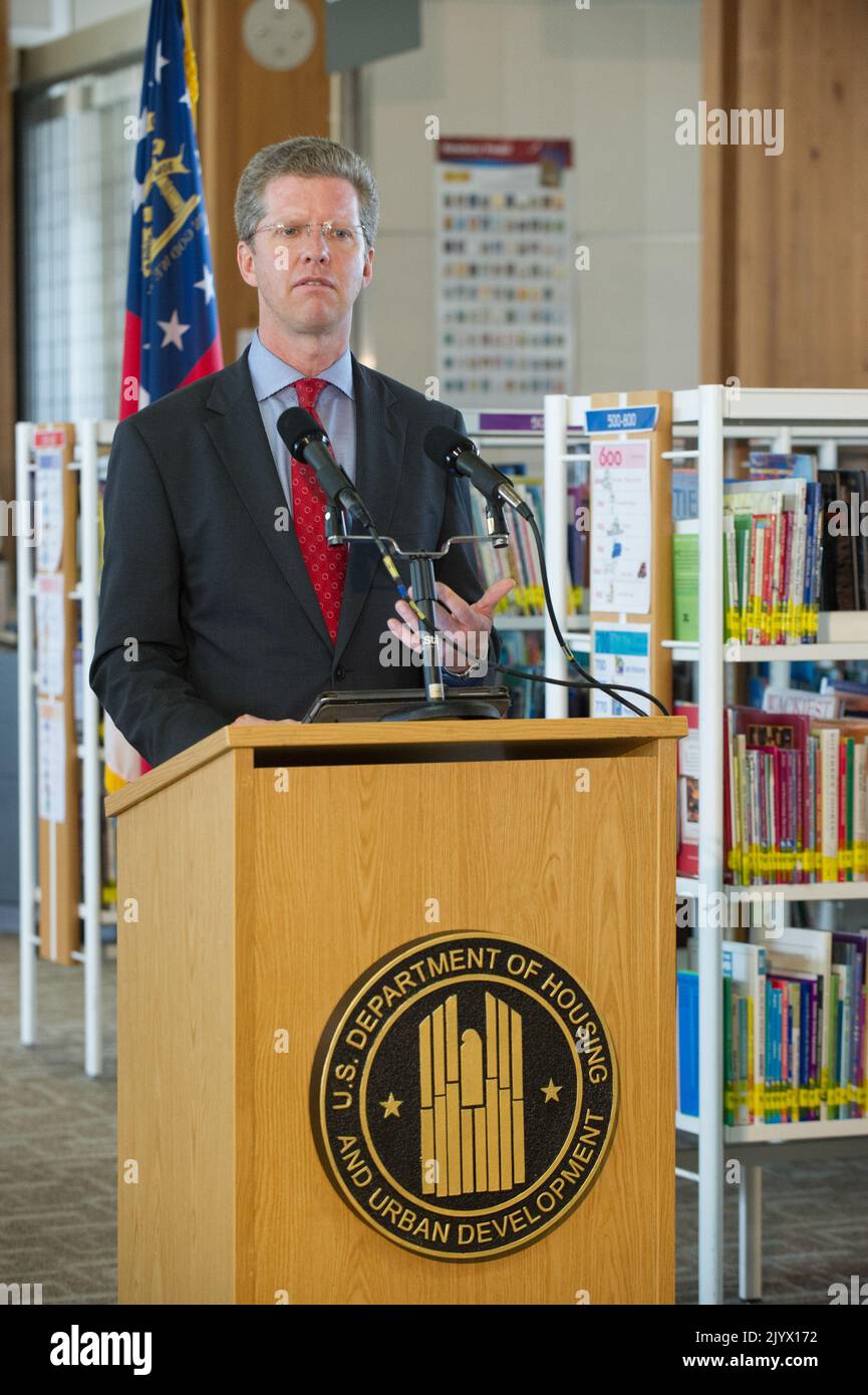 Visit of Secretary Shaun Donovan to Atlanta, Georgia for tour of the ...