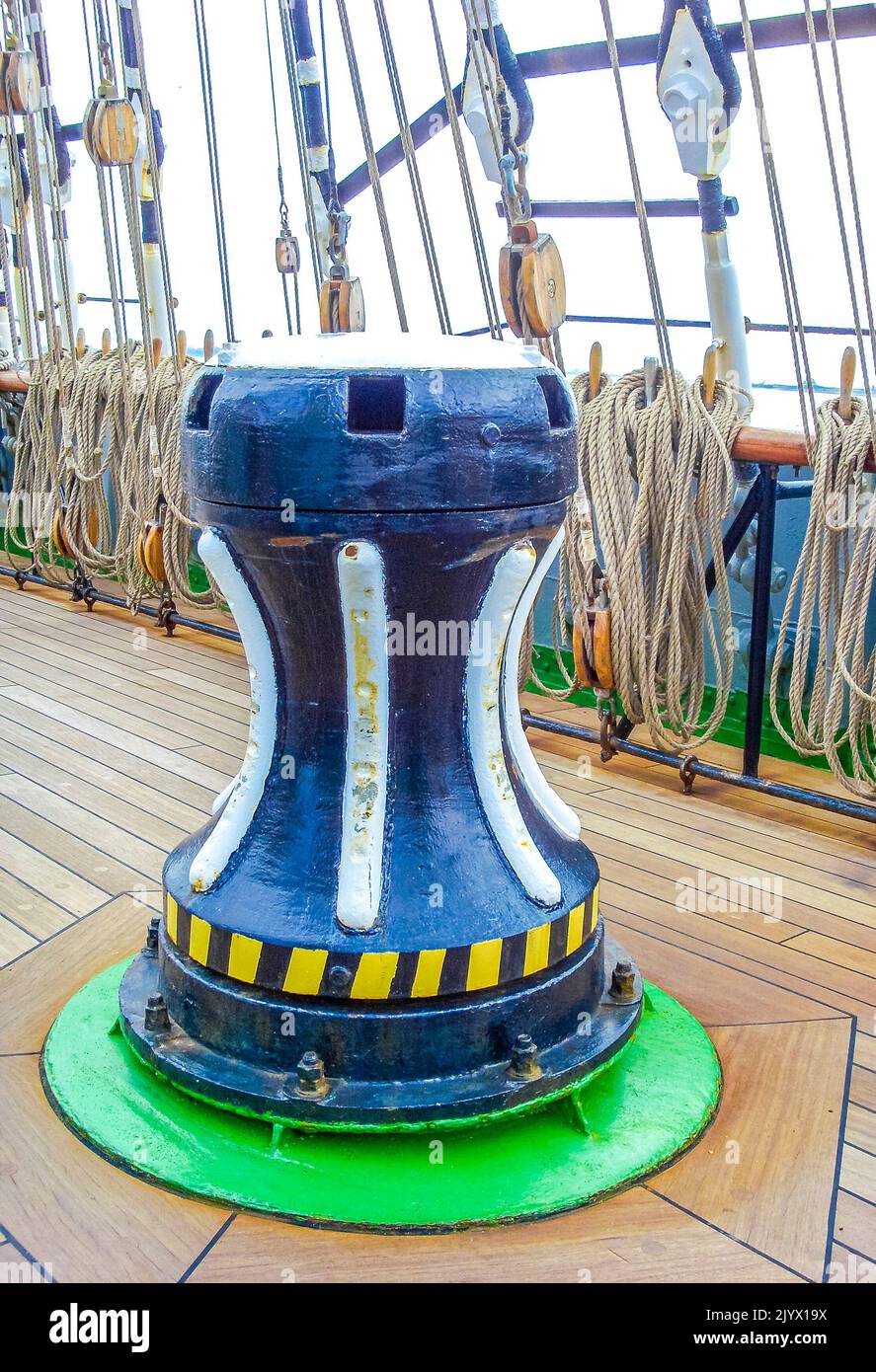 Details equipment anchor dock port harbor handlebar mast architecture ...