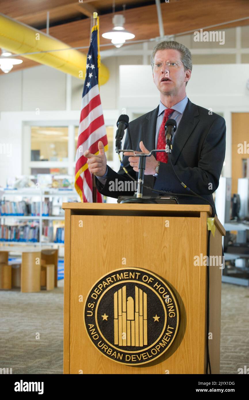 Visit of Secretary Shaun Donovan to Atlanta, Georgia for tour of the ...