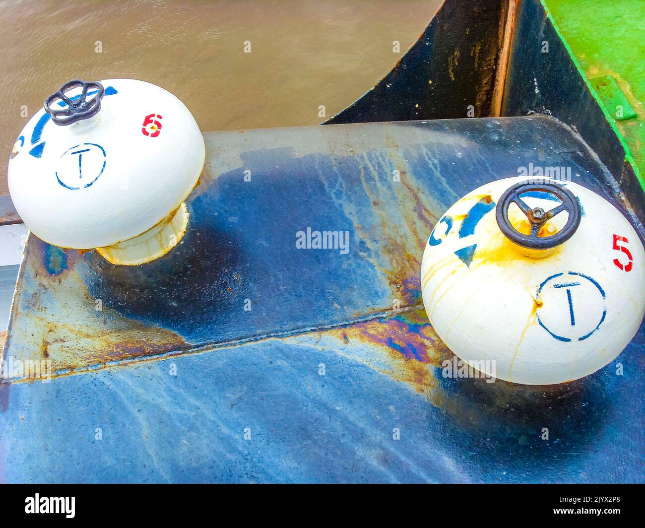 Details equipment anchor dock port harbor handlebar mast architecture ...