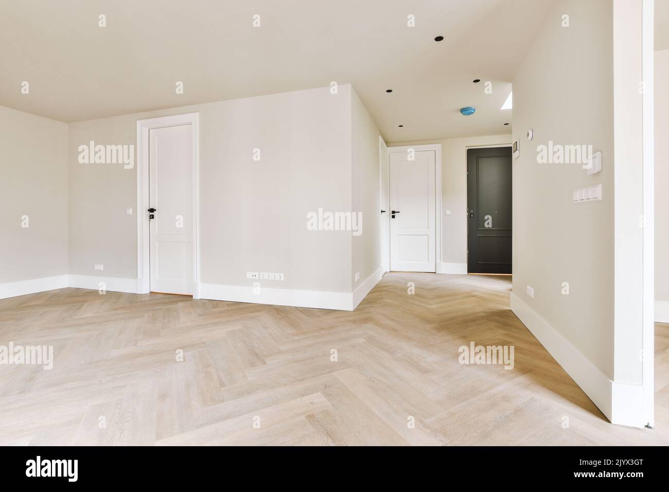A cozy and spacious empty room in a luxury house Stock Photo - Alamy