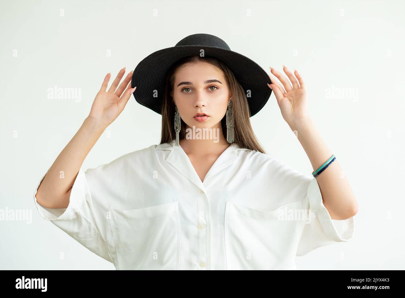 fashion trend look summer outfit pretty woman Stock Photo - Alamy