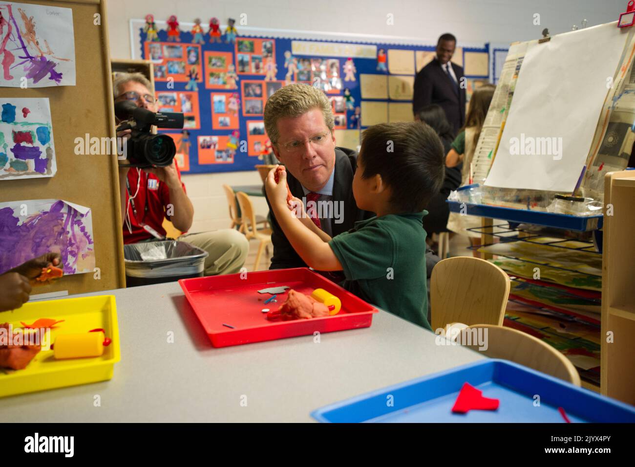 Visit of Secretary Shaun Donovan to Atlanta, Georgia for tour of the ...
