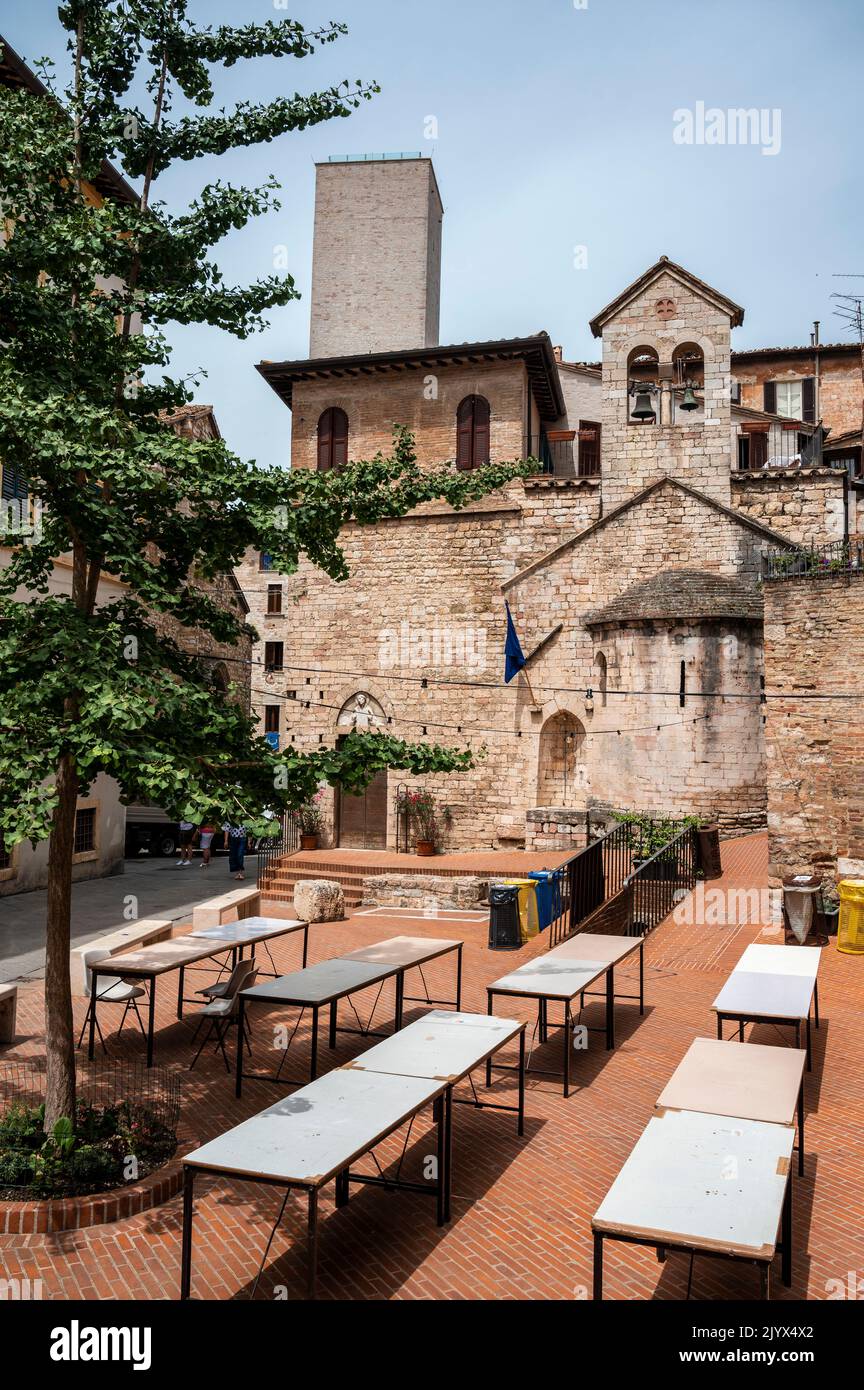 Perugia. Art of the palaces and churches of the medieval historic ...