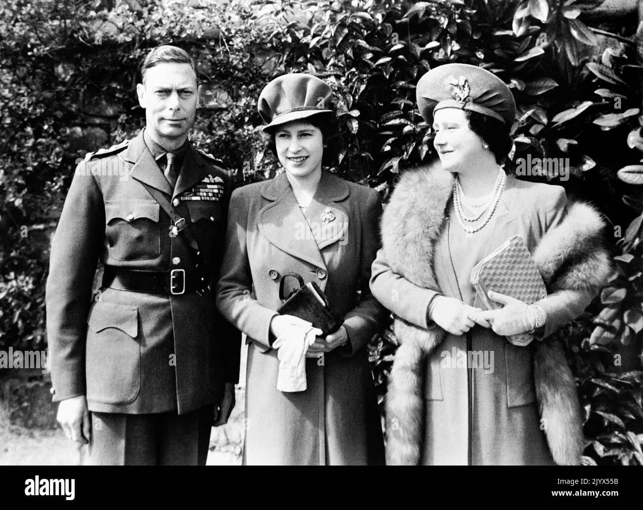 Princess queen elizabeth ii 1944 hi-res stock photography and images ...