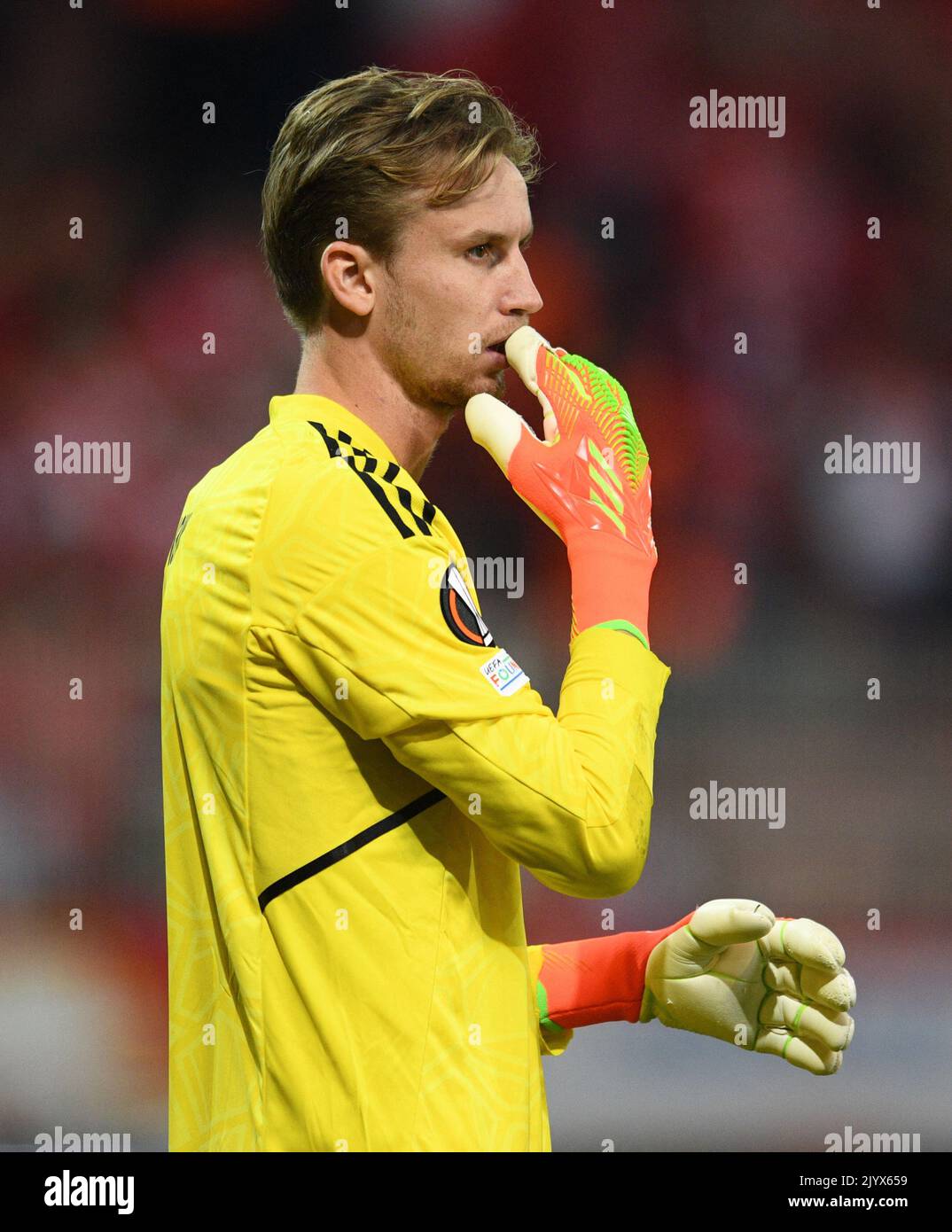 Fc union berlin 1 frederik ronnow hi-res stock photography and images ...