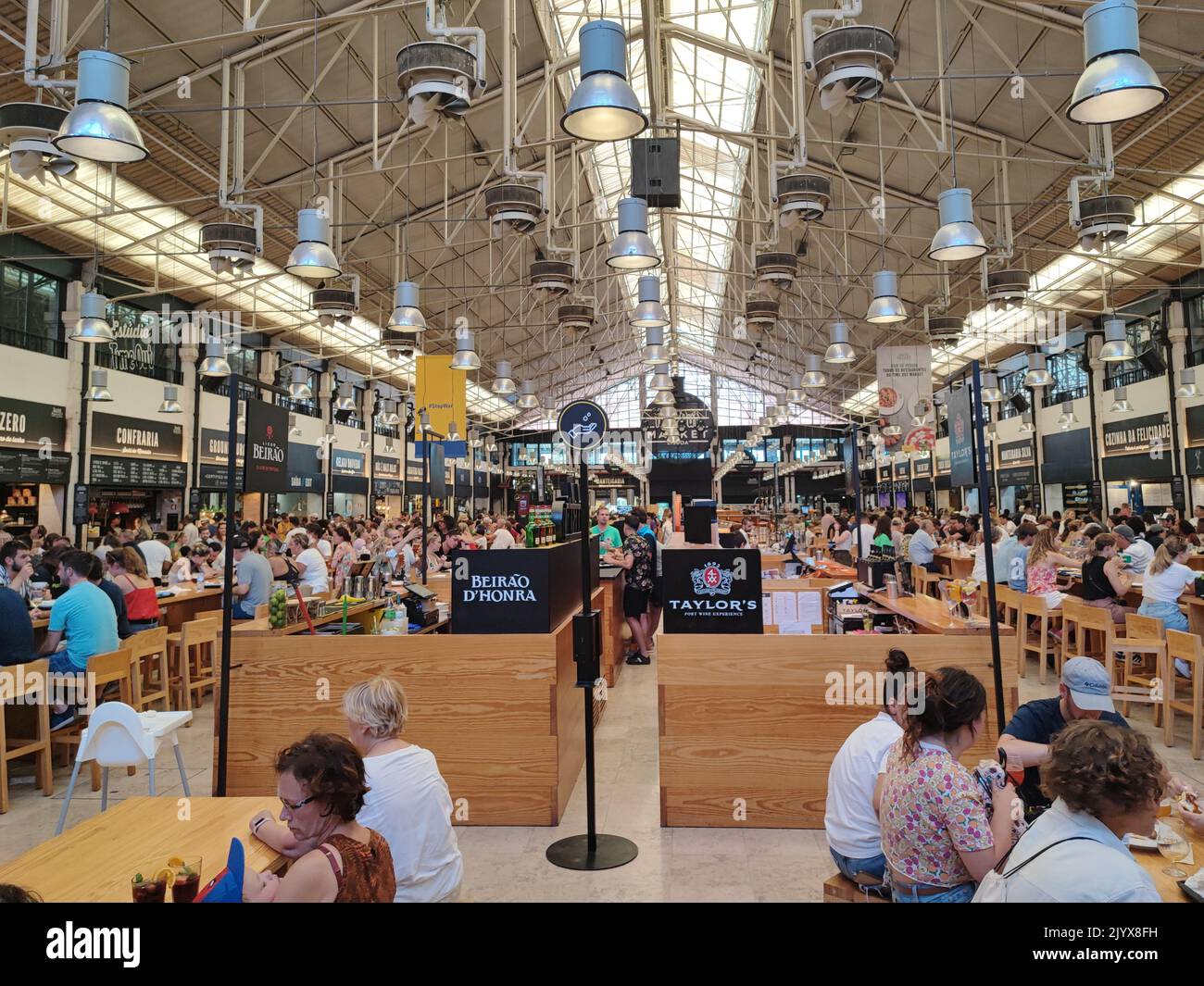 Timeout hi-res stock photography and images - Alamy