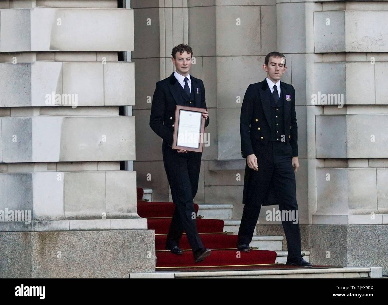 Buckingham palace staff queen hi-res stock photography and images - Alamy