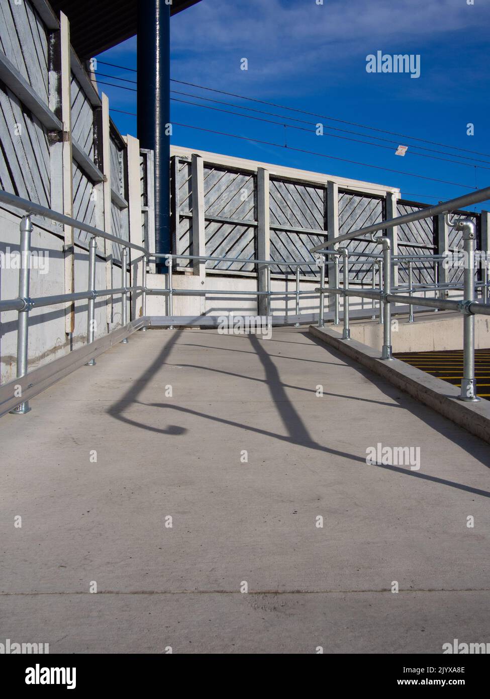 Concrete ramp walkway hi-res stock photography and images - Alamy
