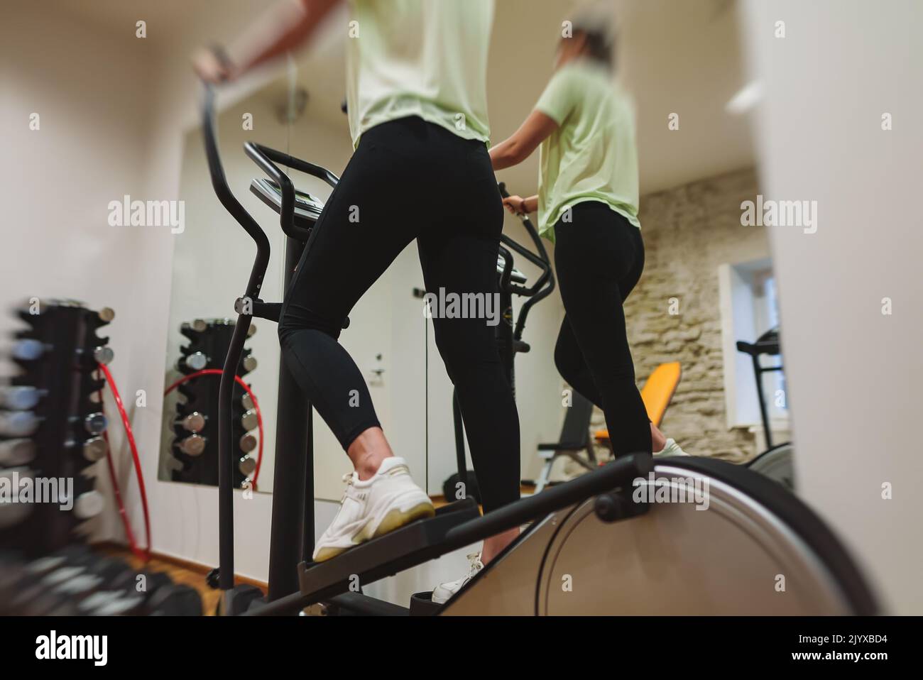 Exercise fitness program trainer hi-res stock photography and images ...