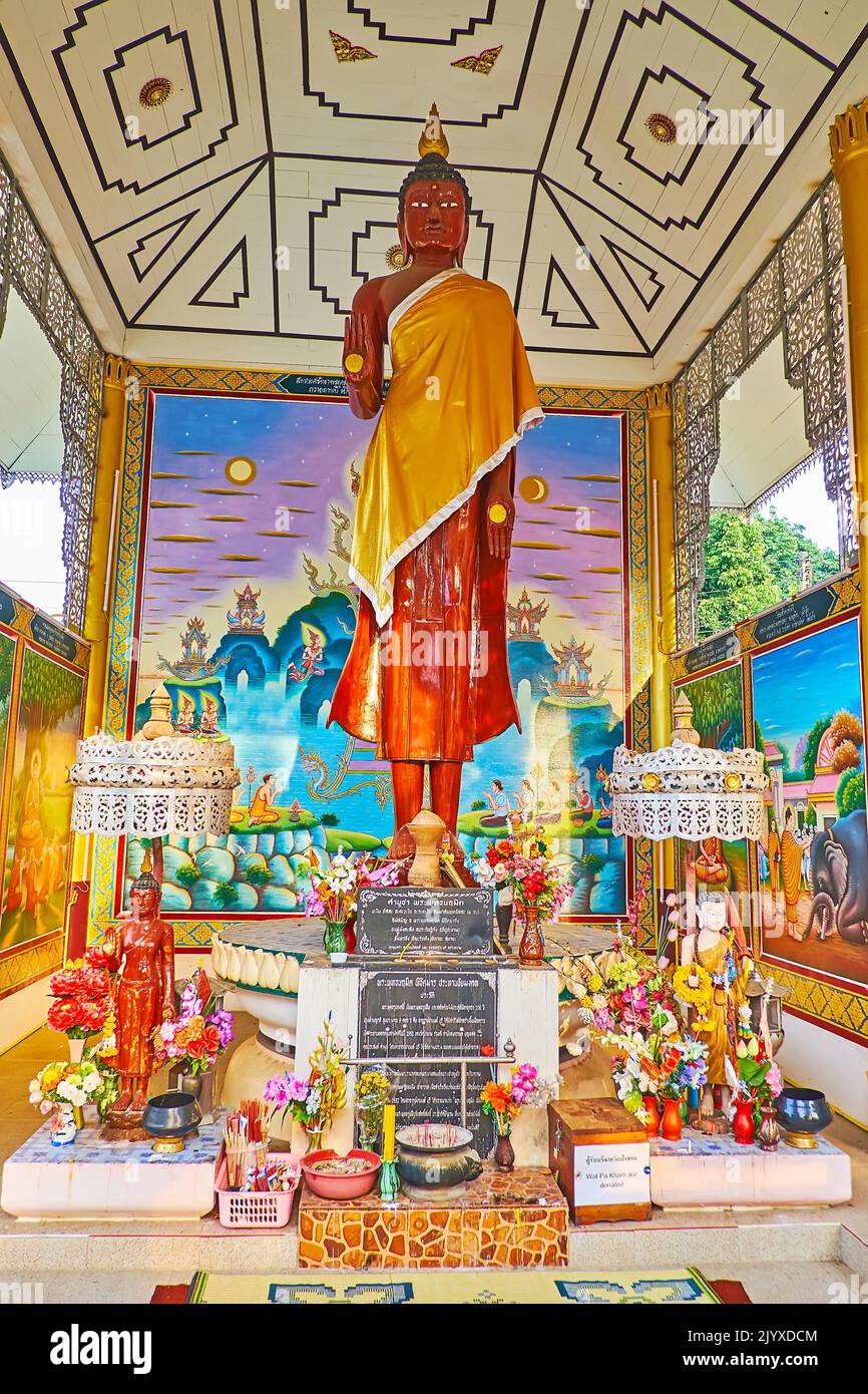 Wat pa kham hi-res stock photography and images - Alamy