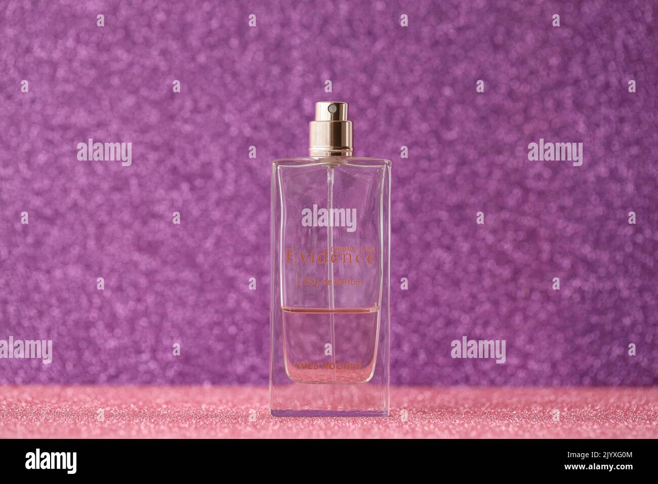 TERNOPIL, UKRAINE - SEPTEMBER 2, 2022 Yves Rocher Comme Une Evidence ...