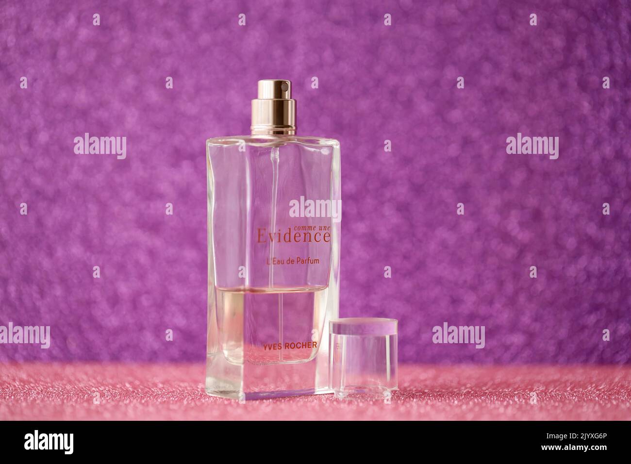 TERNOPIL, UKRAINE - SEPTEMBER 2, 2022 Yves Rocher Comme Une Evidence ...