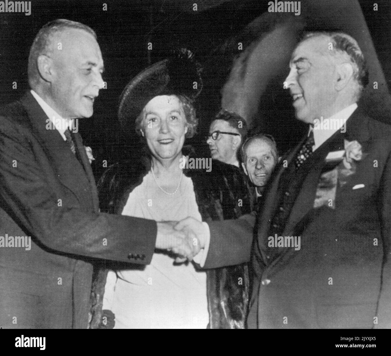 King Congratulates St. Laurent - Retiring Prime Minister W.L. Mackenzie ...