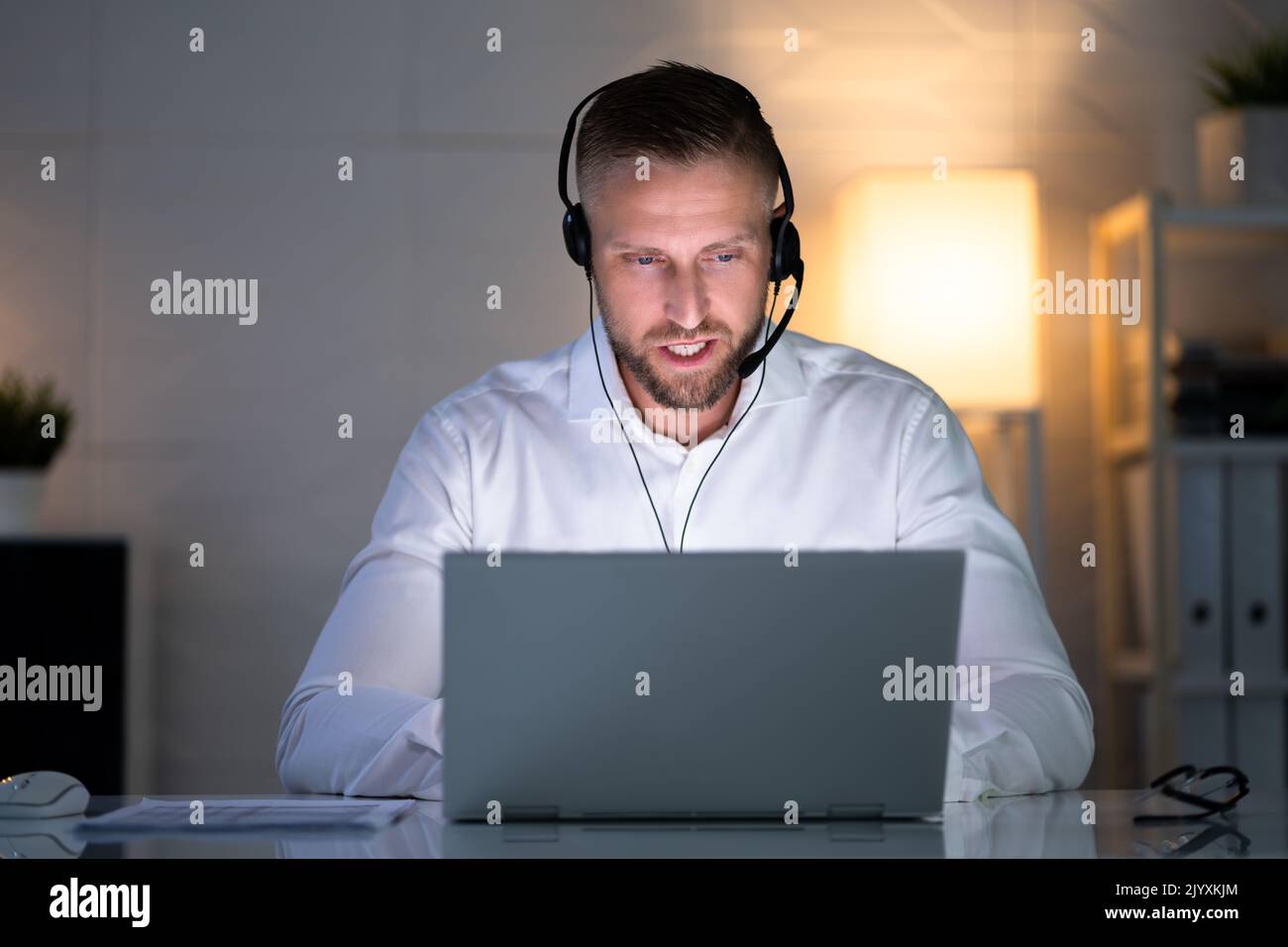Night video conference online presentation hi-res stock photography and ...