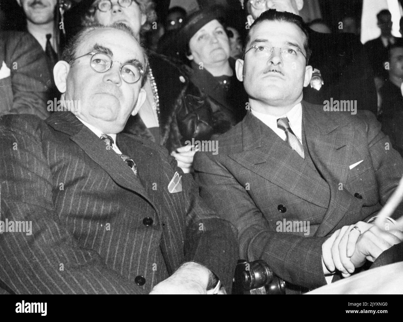 Attorney client black and white hi-res stock photography and images - Alamy