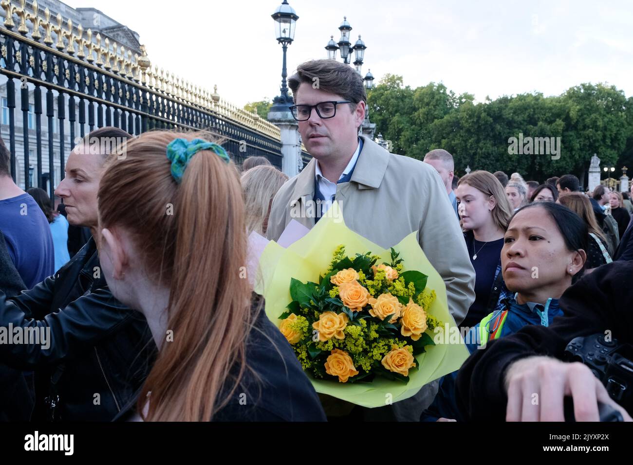 Buckingham Palace, London, UK. 8th Sept 2022. Queen Elizabeth II dies ...