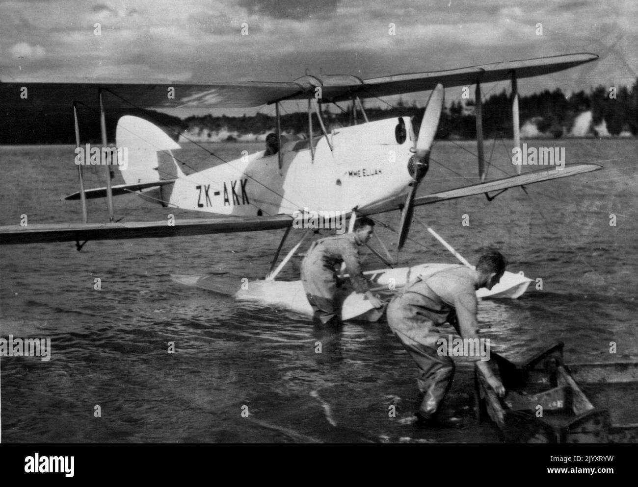 Intrepid Airman Sets Out On A Flight From N.Z To Australia. Chichester ...