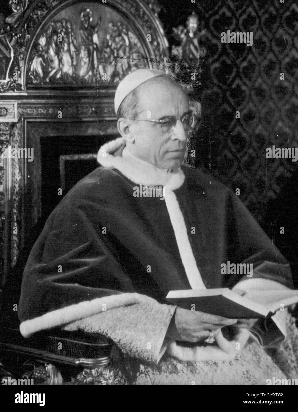 Pope pius xii 1949 hi-res stock photography and images - Alamy