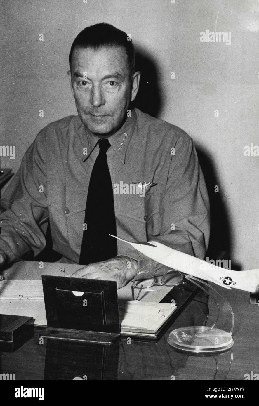 Commander of u s pacific fleet hi-res stock photography and images - Alamy