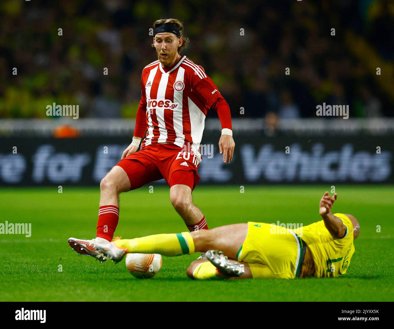 Josh bowler olympiacos hi-res stock photography and images - Alamy