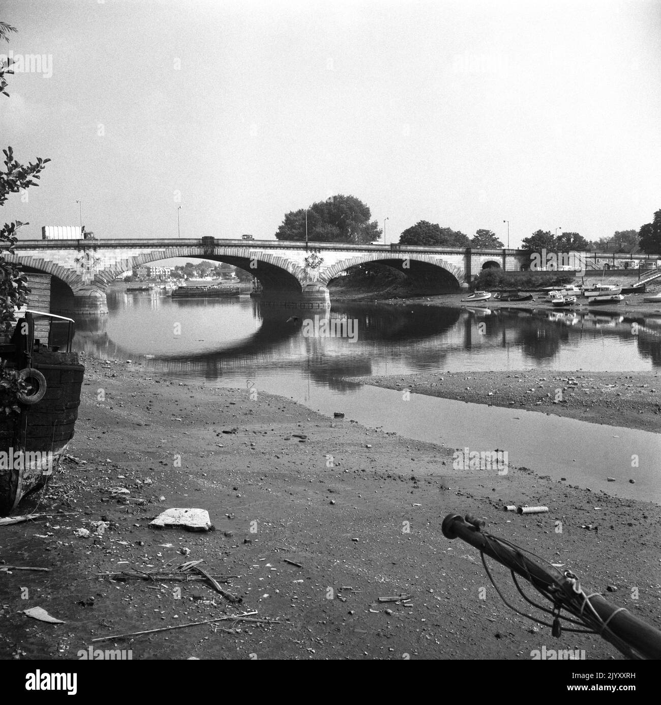 Drought uk 1976 hi-res stock photography and images - Alamy