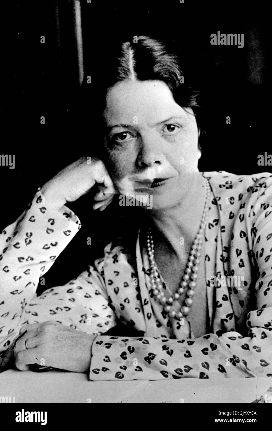 Eleanor patterson Black and White Stock Photos & Images - Alamy